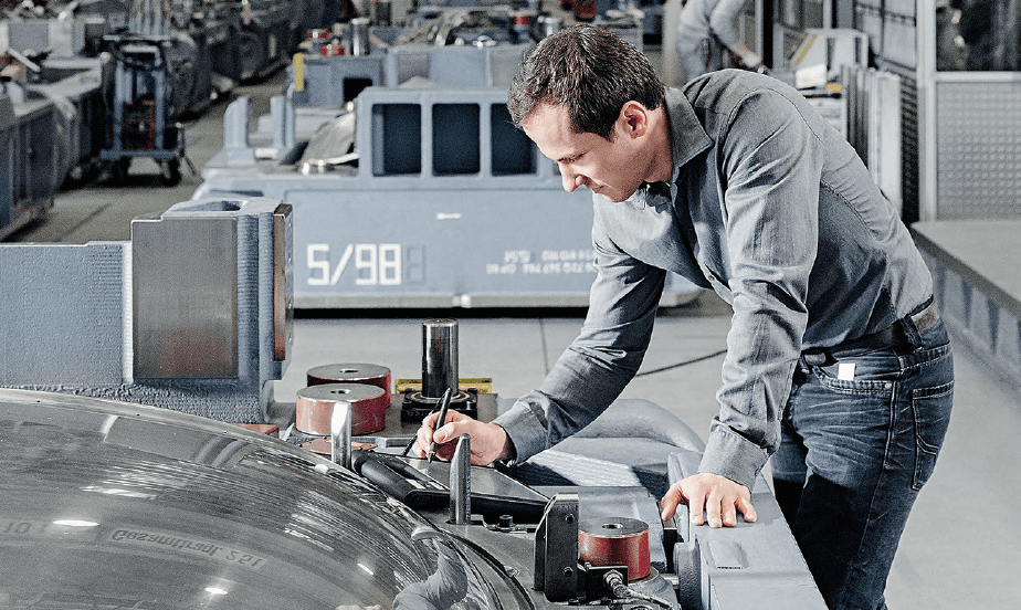 Tower Automotive Holding사는 성형과 절삭 공구를 줄이고 프레스를 극대화하기로 결정하였다.