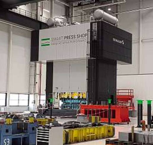 포르쉐 차체를 제작하는 Smart Press Shop