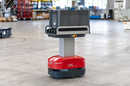 Compact AMR with Smart Load Transfer Enhances Efficiency