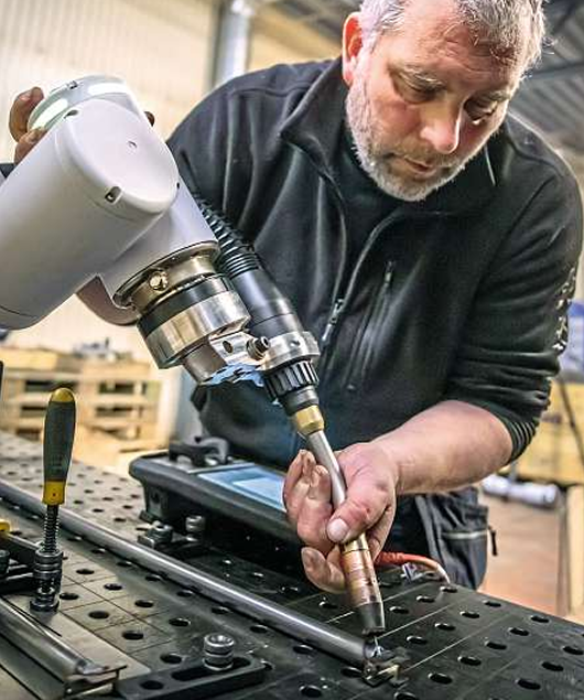 ABB-협동로봇, 숙련된 용접공 부족 문제 해결